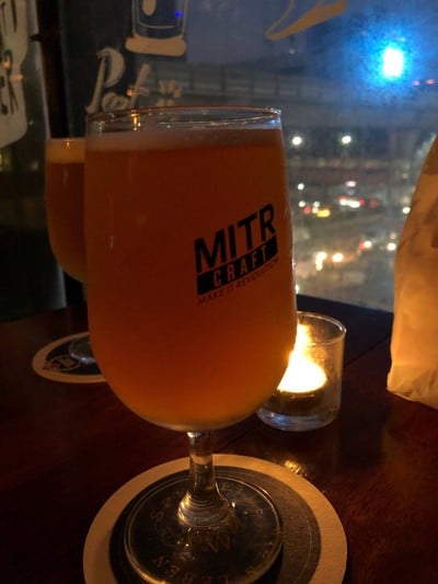รีวิว Mitr Bar - ชิลดี ฟังเพลงจิบเบียร์ เพลินๆ