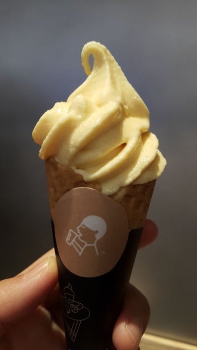 Salted egg yolk ice cream ร้าน Heytea Ion orchard