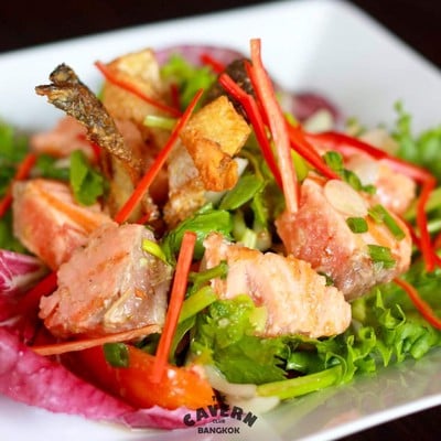 [รีวิว] ร้าน The Cavern Club Bangkok | เมนูแนะนำ รูปภาพ ราคา