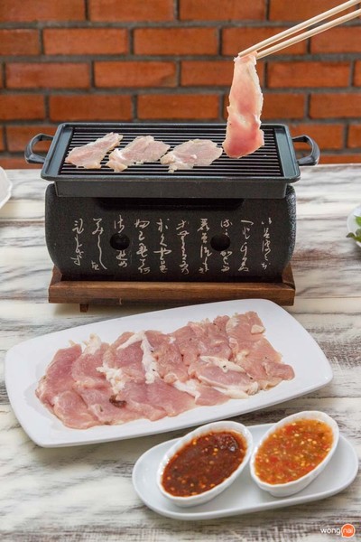 “Brick Box Coffee” ตาก จิบกาแฟกินอาหารเลิศรส พร้อมวิวสระน้ำ