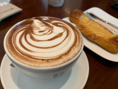 รีวิว Brown Coffee And Bakey Brown Treeline - พนง.ขายเก่ง อธิบายเมนูใหม่ซะเราต้องคล้อยตามเลย