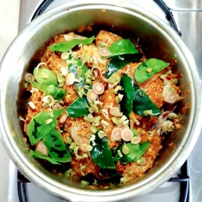 สูตร ไก่นึ่งสมุนไพร Gai Neung Samun Prai (Steamed Chicken With Herbs ...