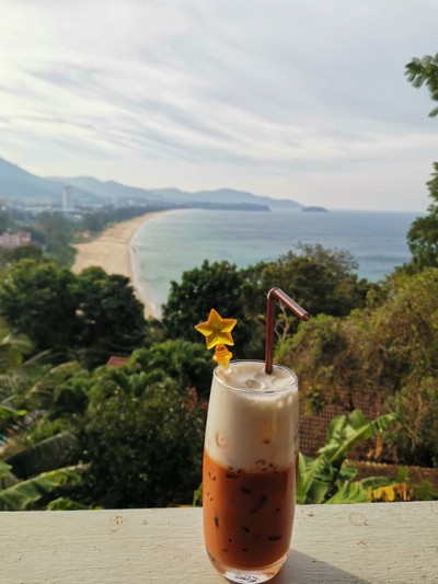 [รีวิว] ร้าน On The Hill Karon Restaurant & Café | เมนูแนะนำ รูปภาพ ราคา