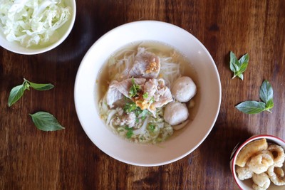 ก๋วยเตี๋ยวน้ำใสหมู • image ร้าน Dinkee House