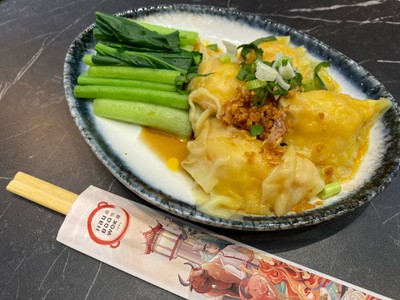 เกี๊ยวกุ้งเสฉวน ร้าน แสนยอด WOK สาขา The ParQ