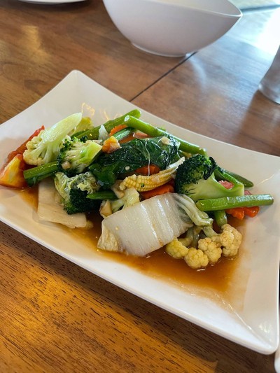 ผักรวม ร้าน มุขมณี ซีฟู้ด - Wongnai