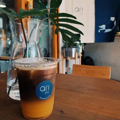 รีวิว Ari Craft and Coffee ถนนนิมมานเหมินท์ - Nice coffee and decor cafe