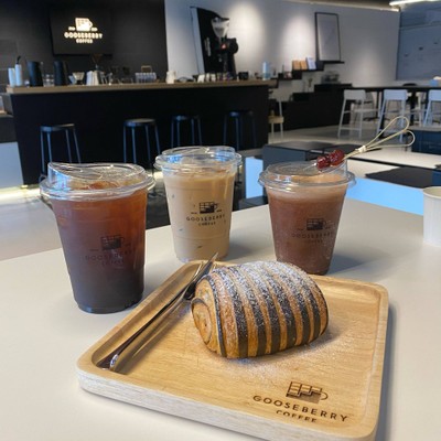 รีวิว GOOSEBERRY COFFEE PAKNAM - ร้านกาแฟตึกแปลกตาย่านปากน้ำ ข้างในมี ...