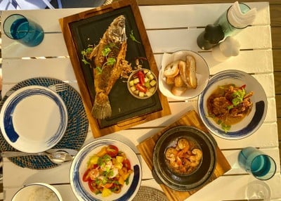 รีวิว Shimmer Beachfront Restaurant - ร้านในโรงแรม Twinpalms Montazure ...