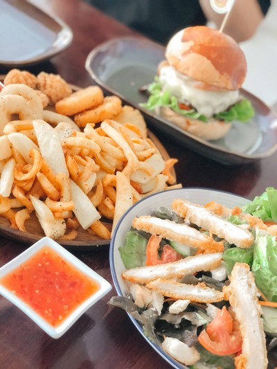 [รีวิว] ร้าน BMC Burger บางแสน | เมนูแนะนำ รูปภาพ ราคา - Wongnai