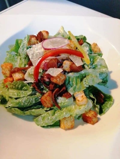 Caesar Salad • รสชาติน้ำสลัดที่หาทานแบบนี้ได้ยากนอกจากร้านอาหาร5ดาว ...