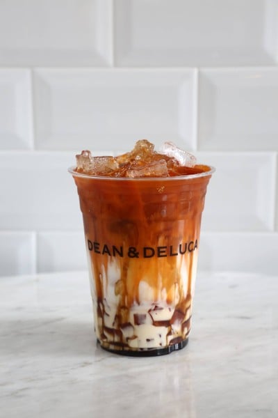 Kuromitsu Jelly Milk Tea - Iced ร้าน DEAN & DELUCA สำนักงานใหญ่ ธนาคาร ...