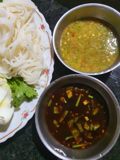 นําจิ้มใช้กินกับเมี่ยง ร้าน เจ๊ก้อย - Wongnai