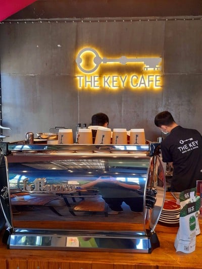 รูป THE KEY CAFE AND BISTRO