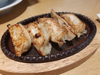 เกี๊ยวซ่า สไตล์ฮากาตะ ร้าน Ramen Ippudo Central Pinklao