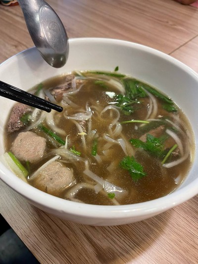 เฝอเนื้อ (เปื่อย,สด ออสเตรเลีย),ลูกชิ้น ร้าน Pho 14 Original Viet ...