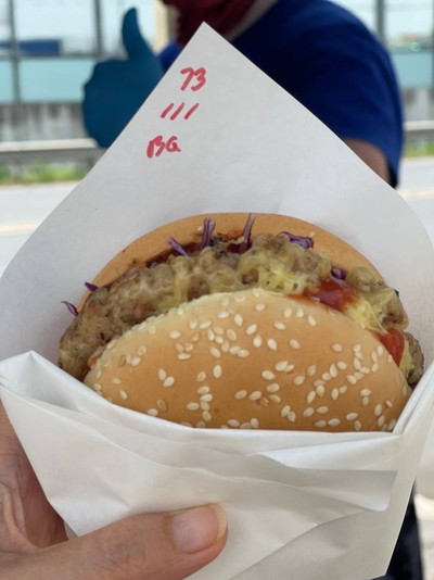 รูป Captains Corner Burgers Kebabs 7/11 หน้าหมู่บ้านมัณฑนา