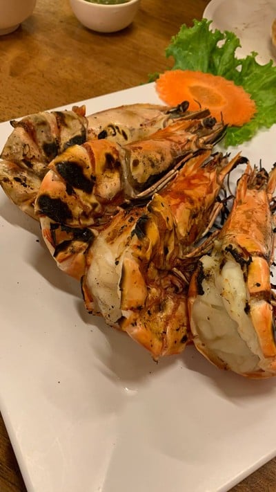 กุ้งลายเสือเผา ร้าน มุขมณี ซีฟู้ด - Wongnai