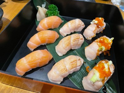 Salmon box • ซูชิอร่อย แซลมอนดี ร้าน SOUSAKU อารีย์ - Wongnai