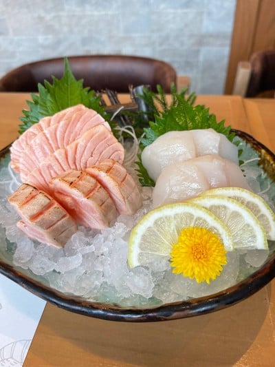 Mini salmon sashimi Edo, Hotate ร้าน MAGURO มากุโระ (Sushi ซูชิ ...