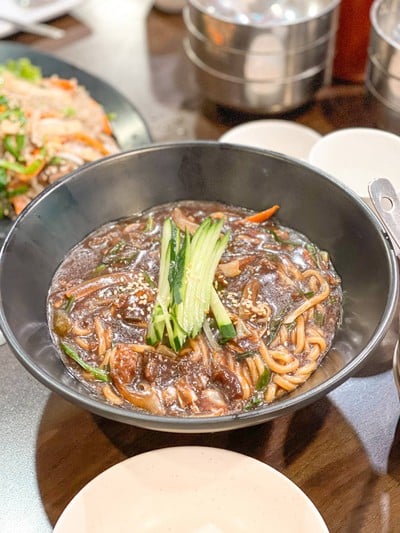 จาจังมยอง ร้าน Dong E สุขุมวิทพลาซ่า - Wongnai