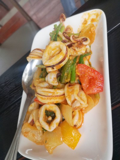 หมึกผัดไข่เค็ม ร้าน Boss Thai & Seafood Restaurant (river)