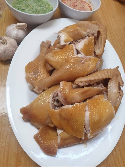 ร้าน ไก่หุบบอนต้มน้ำปลา ตลาดเด่นชัย | รีวิวร้านอาหาร