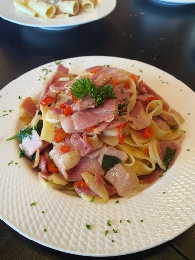 Pasta - A.O.P. Bacon ร้าน AMICO ITA RESTO Beehive เมืองทองธานี