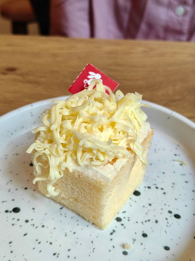Molly Cheese ร้าน Whitepeak cafe by มอลลี่เค้กนุ่ม รัชโยธิน