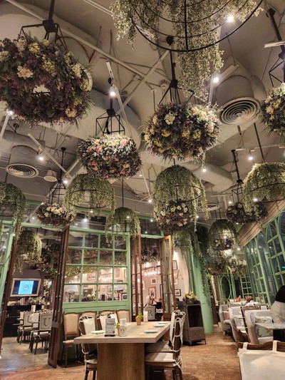 รูป Audrey Cafe des Fleurs EmQuartier ชั้น 8 (ตึก Helix Quarter)