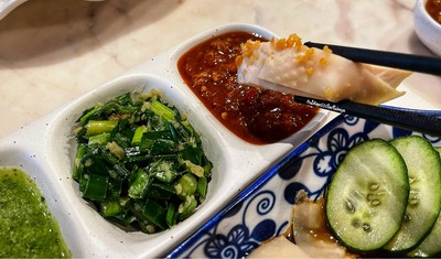 รูป ข้าวมันไก่เบตง จางเจียหยี 張家餘 (Baytong Chicken rice) - Wongnai