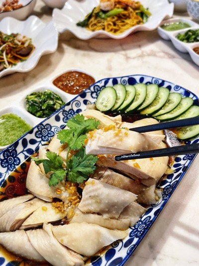 รูป ข้าวมันไก่เบตง จางเจียหยี 張家餘 (Baytong Chicken rice)