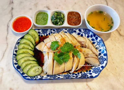 รูป ข้าวมันไก่เบตง จางเจียหยี 張家餘 (Baytong Chicken rice)