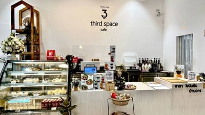 ร้าน Third Space Cafe โรบินสันบ้านฉาง | รีวิวร้านอาหาร