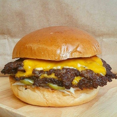 [รีวิว] ร้าน Smizzle Burger เซ็นทรัลเอ็มบาสซี่ | เมนูแนะนำ รูปภาพ ราคา