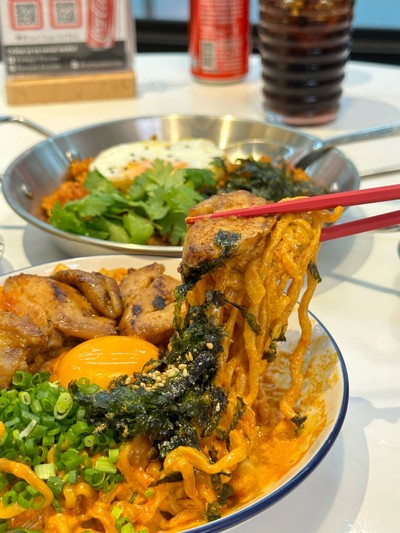 รีวิว Ramyun Kitchen สยามสเคป - Ramyun kitchen ตึก siam scape ชั้น3 จาน ...
