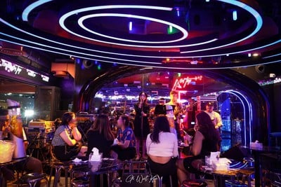 ร้าน Atmos on top Silom Edge | รีวิวร้านอาหาร