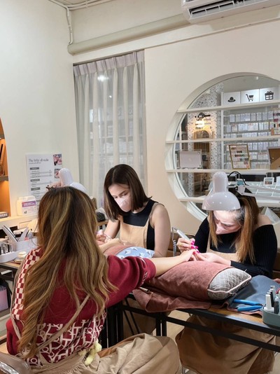 ร้าน The Lofty All Nails - Wongnai