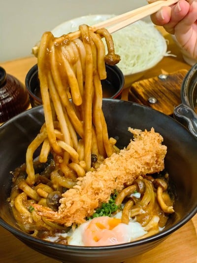 อูด้งแกงกะหรี่กุ้งทอดไข่ออนเซ็น ร้าน Saboten เดอะ พรอมานาด