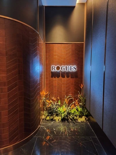 รีวิว Rogues Bar InterContinental Bangkok Sukhumvit - บาร์ใหม่ ฟีลดี ใจ ...