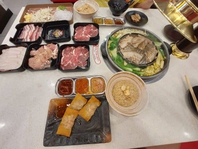 รูป นักล่าหมูกระทะ ICON 56 @Saimai