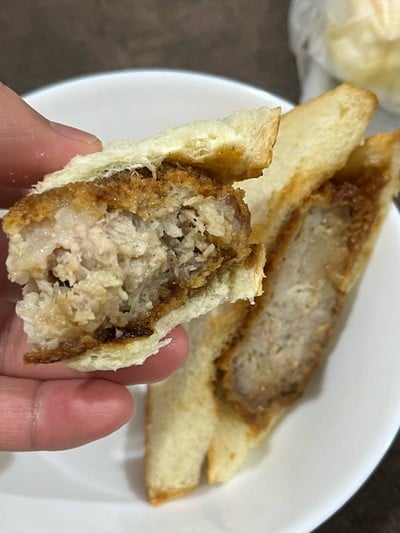 แซนวิชหมูสับหัวหอม ร้าน ยูเมะปัง yume pan วังหลัง