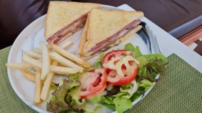 แซนวิชแฮมชีส ร้าน Little Home Bakery วรจักร วรจักร