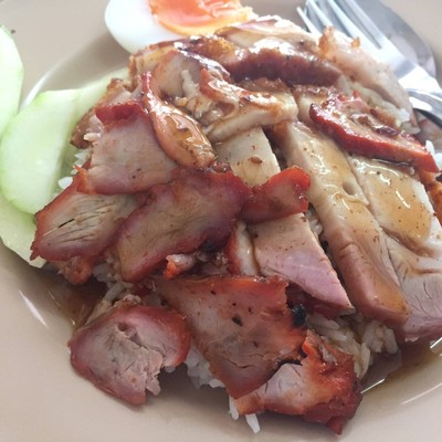 เมนูของร้านอาหาร ข้าวหมูแดงแสงศรี