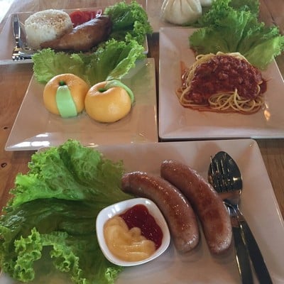 รีวิว KOIFEINE maechan - คาเฟ่ฟาร์มปลาคาร์ฟตัวใหญ่ยักษ์หนึ่งเดียวในเชียงราย