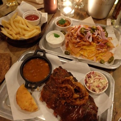 [รีวิว] ร้าน The Smokin’ Pug หลังสวน | เมนูแนะนำ รูปภาพ ราคา