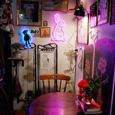 รวมร้านสาขาของ A Pink Rabbit + Bob - คาเฟ่