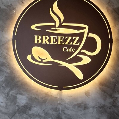 รีวิว Breezz Cafe - ร้านนี้กาแฟให้เลือกหลากหลาย ขนมอร่อย อยู่ติดถนน มี ...