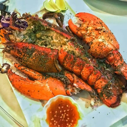 [รีวิว] ร้าน Faroh House Restaurant & Wine | เมนูแนะนำ รูปภาพ ราคา