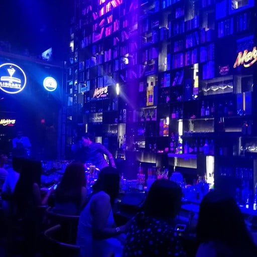 รวมร้านสาขาของ The Library ห้องสมุดยามราตรี - กึ่งผับ/ร้านเหล้า/บาร์